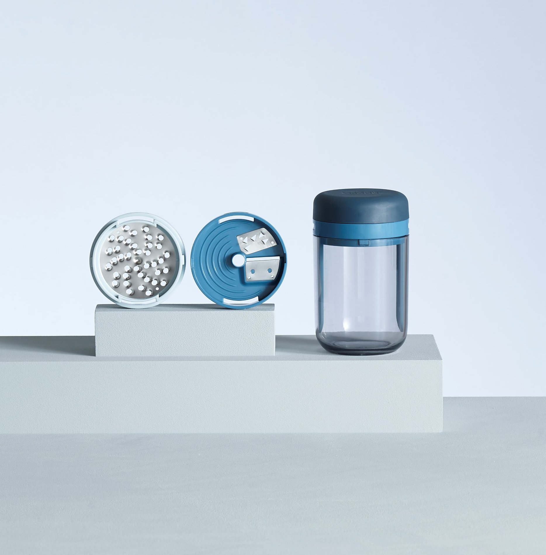 JOSEPH JOSEPH Spiro Sky blue - rotační plastové kuchyňské struhadlo s ...